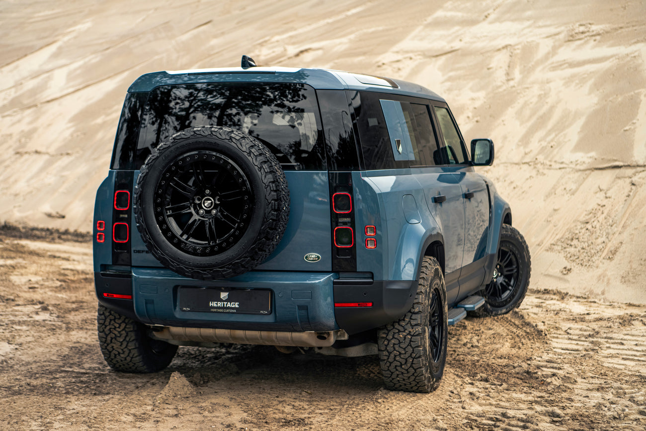 Defender 110 P400e - Tasman blue