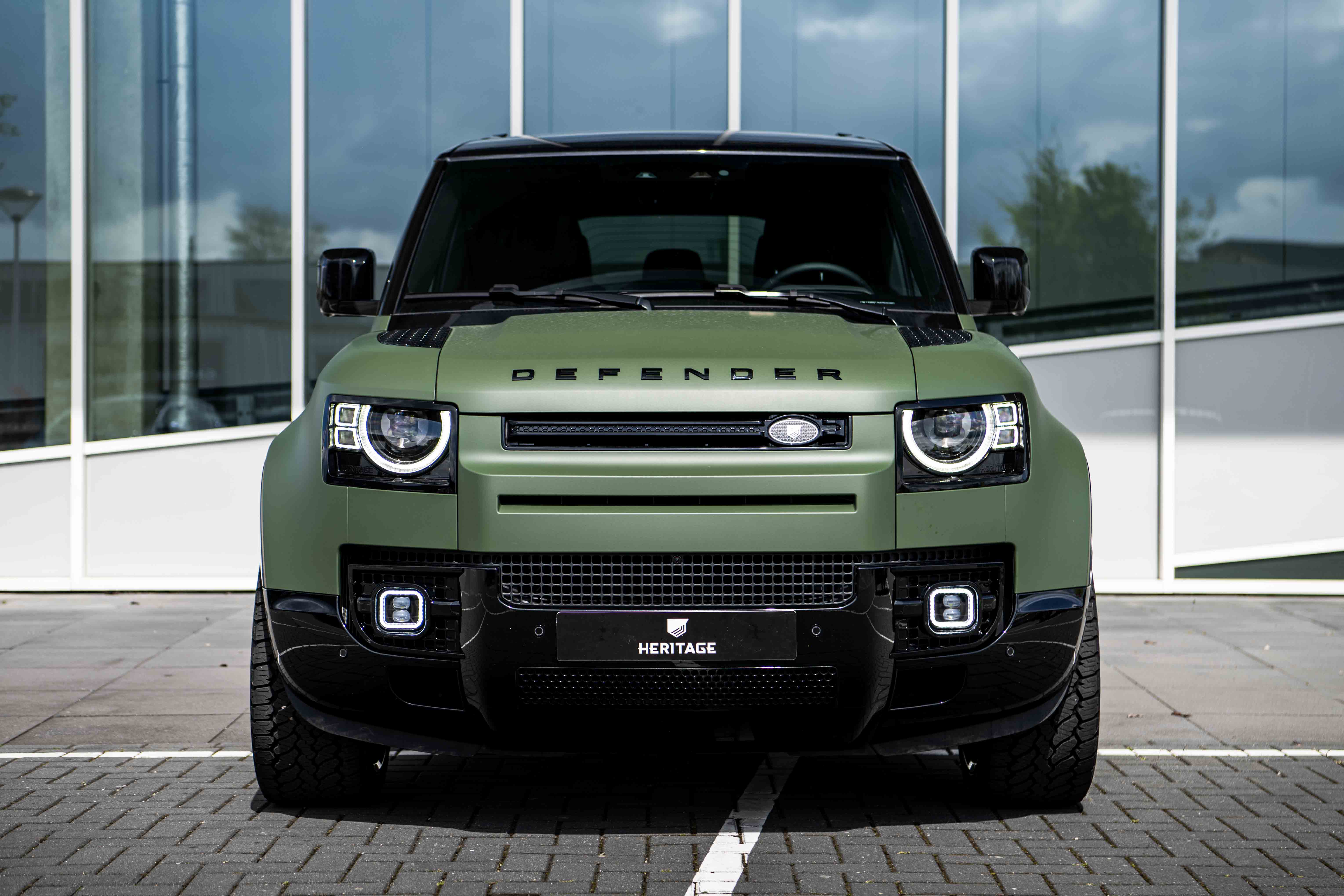 Defender 110 P400e - Matte green