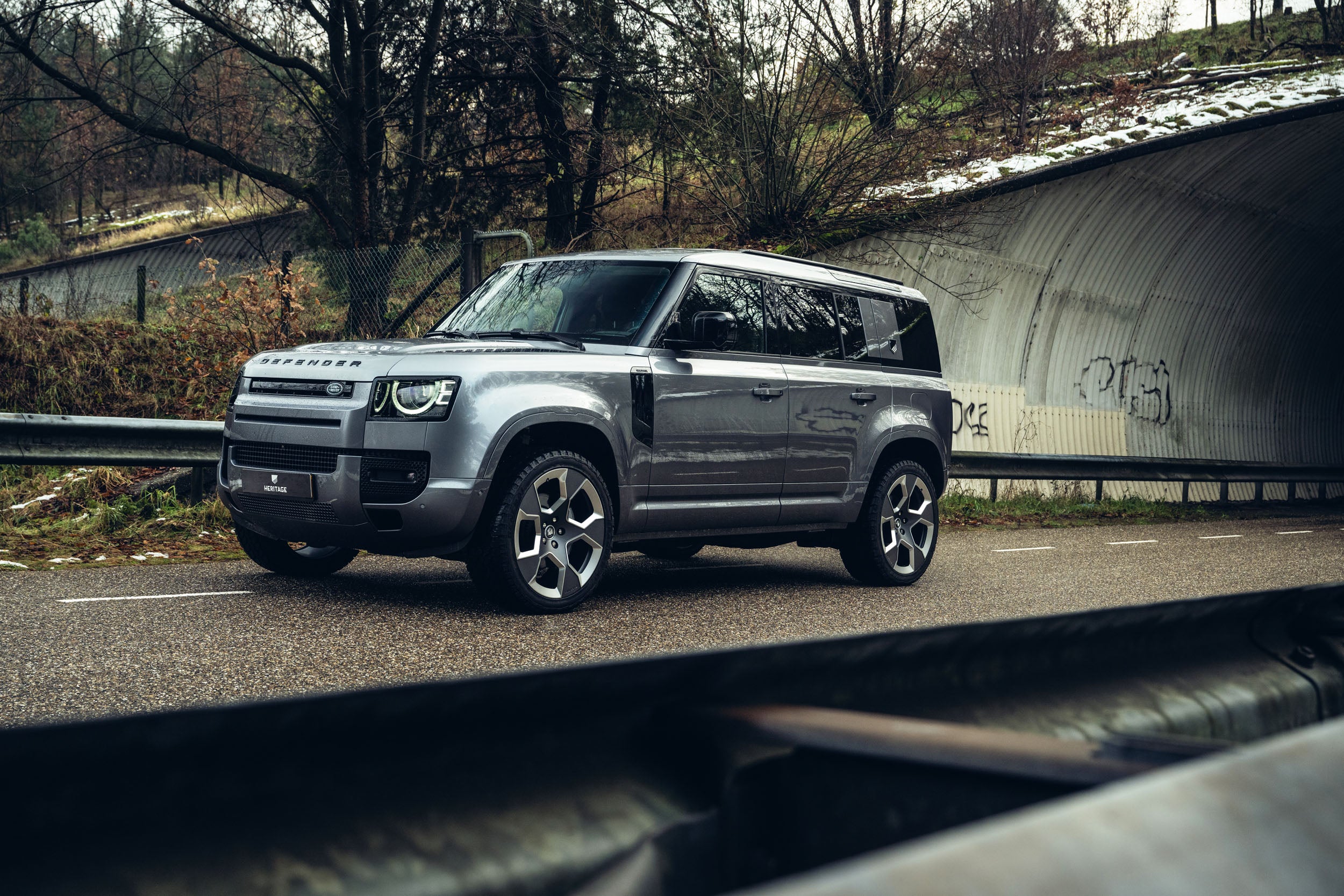 Defender 110 P400e - Eiger grey – Heritage Customs