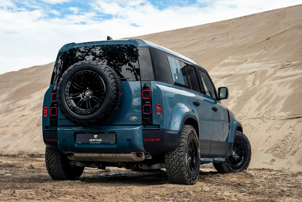 Defender 110 P400e - Tasman blue