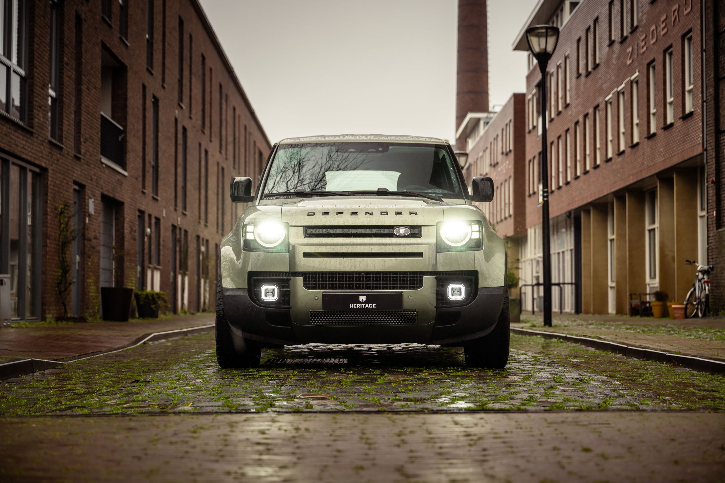 Defender 110 D300 - Pangea green – Heritage Customs