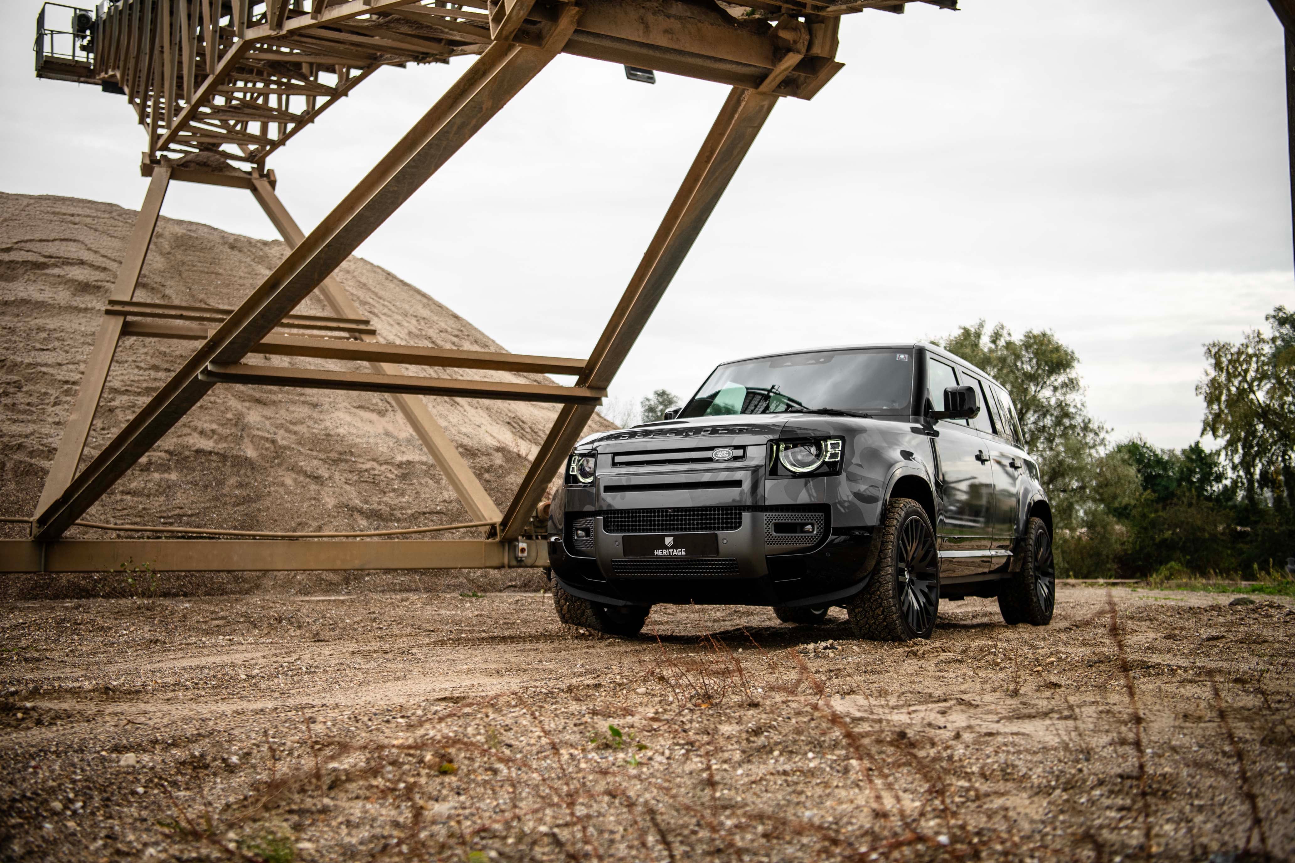 Defender 110 P525 V8 - Camo santorini black