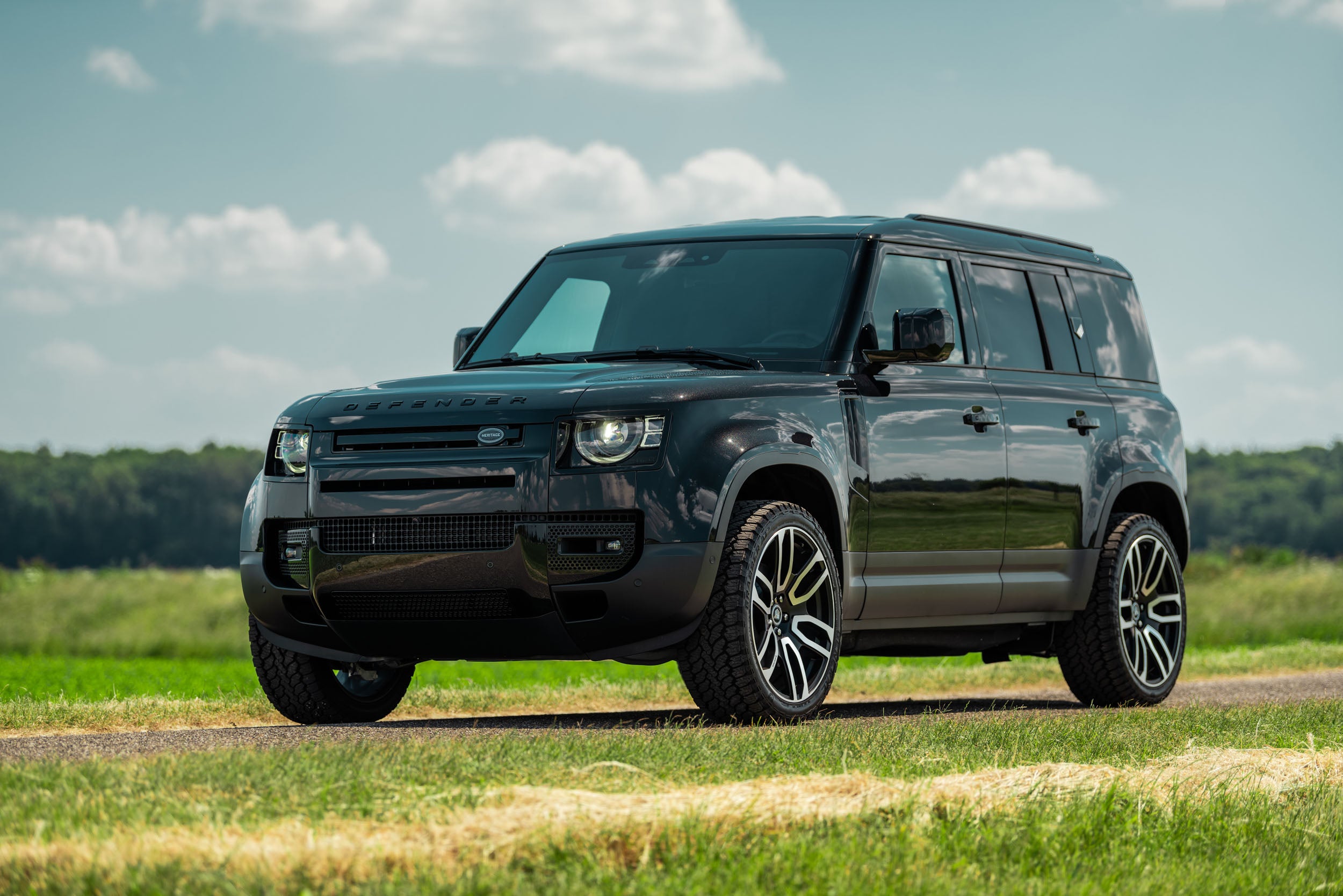 Defender D300 Commercial - Black on black