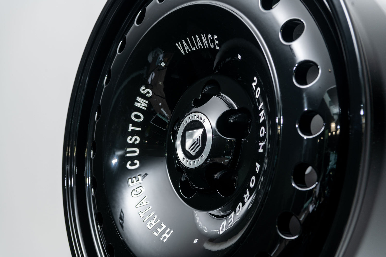 Rock Dust 20" - gloss white